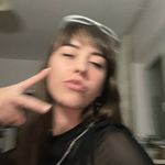 Paula Komar's Instagram, Twitter & Facebook on IDCrawl