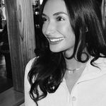 Jennifer Naron's Instagram, Twitter & Facebook on IDCrawl