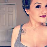 Leigh Carney's Instagram, Twitter & Facebook on IDCrawl