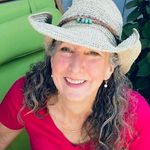 Mary Voris's Instagram, Twitter & Facebook on IDCrawl