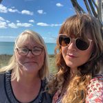 Karen Pullen's Instagram, Twitter & Facebook on IDCrawl