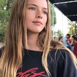 Laura Veverka's Instagram, Twitter & Facebook on IDCrawl