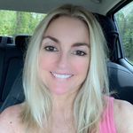 Shelbie Hall's Instagram, Twitter & Facebook on IDCrawl